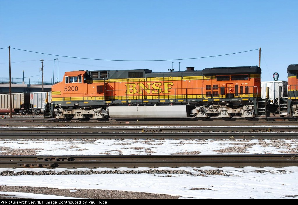 BNSF 5200